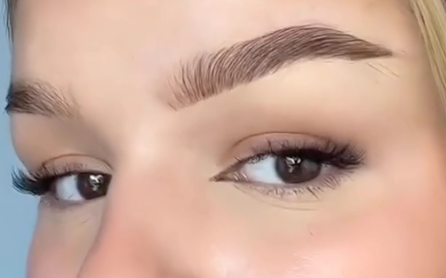 Why Do Eyebrows Curl After Lifting? | Augenmanufaktur